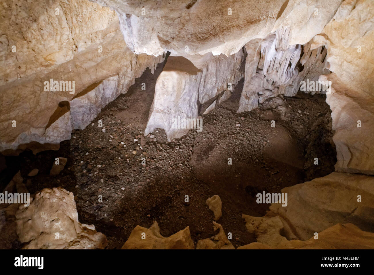 Stock Photo - Fig Tree Cave, Wombeyan Caves, Wombeyan Karst ...
