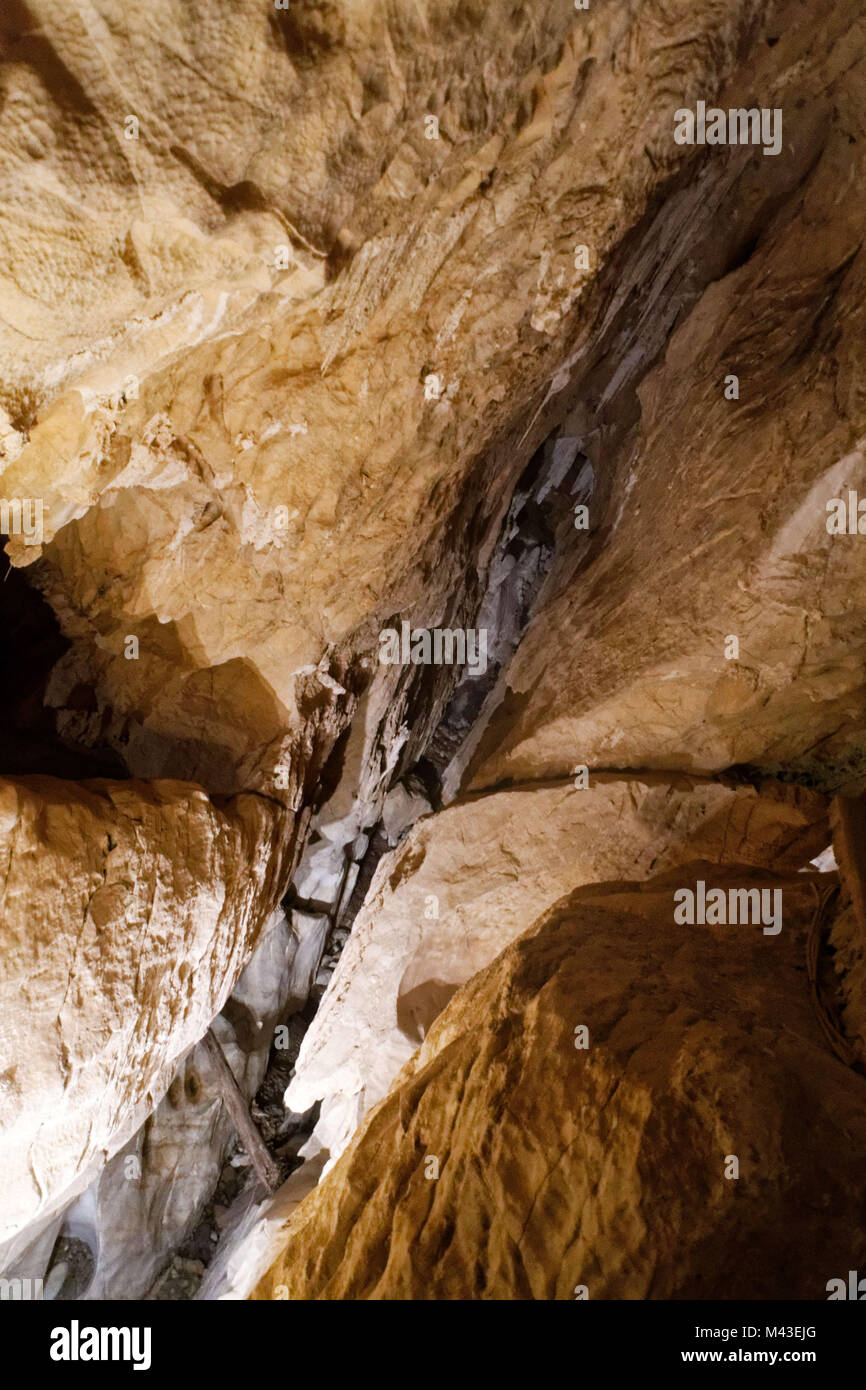 Stock Photo - Fig Tree Cave, Wombeyan Caves, Wombeyan Karst ...