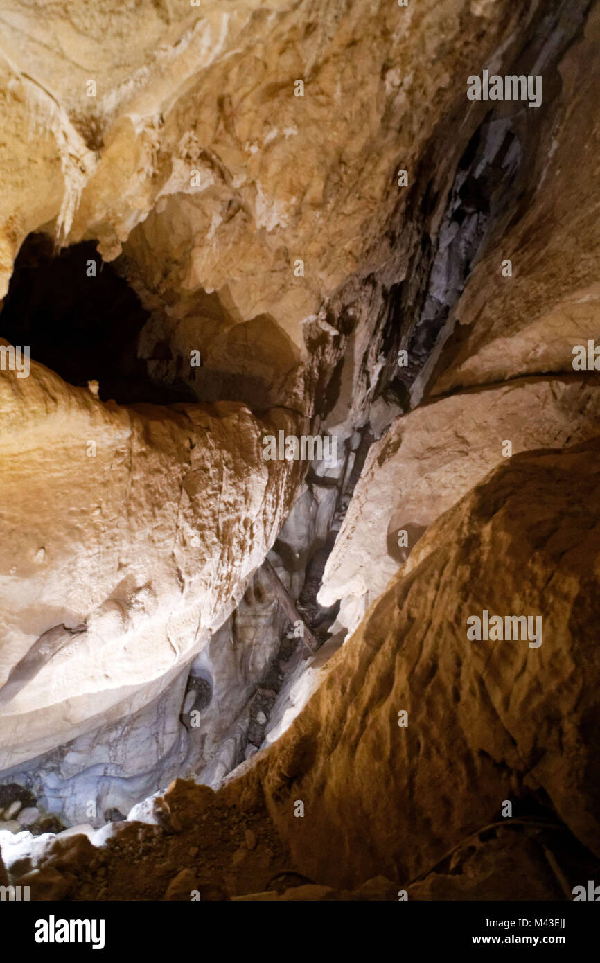 Stock Photo - Fig Tree Cave, Wombeyan Caves, Wombeyan Karst ...