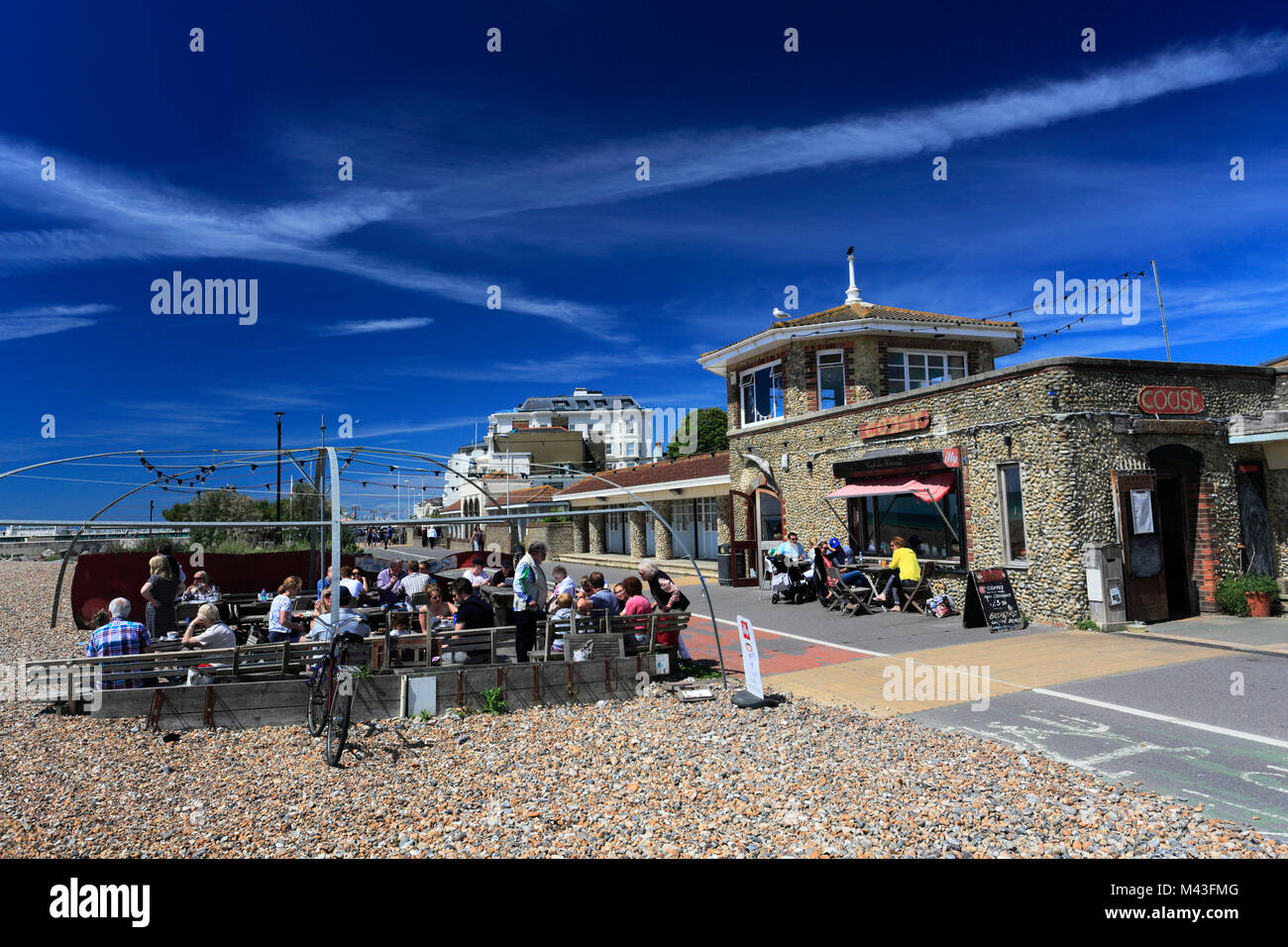 Summer, Splash Point, Worthing town promenade, West Sussex, England, UK ...