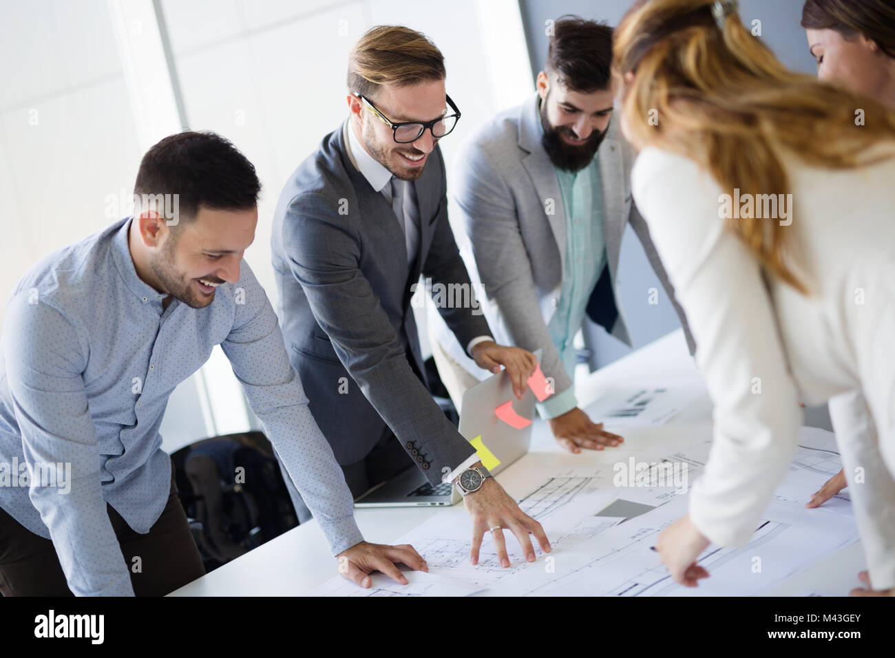 Construction team meeting hi-res stock photography and images - Alamy