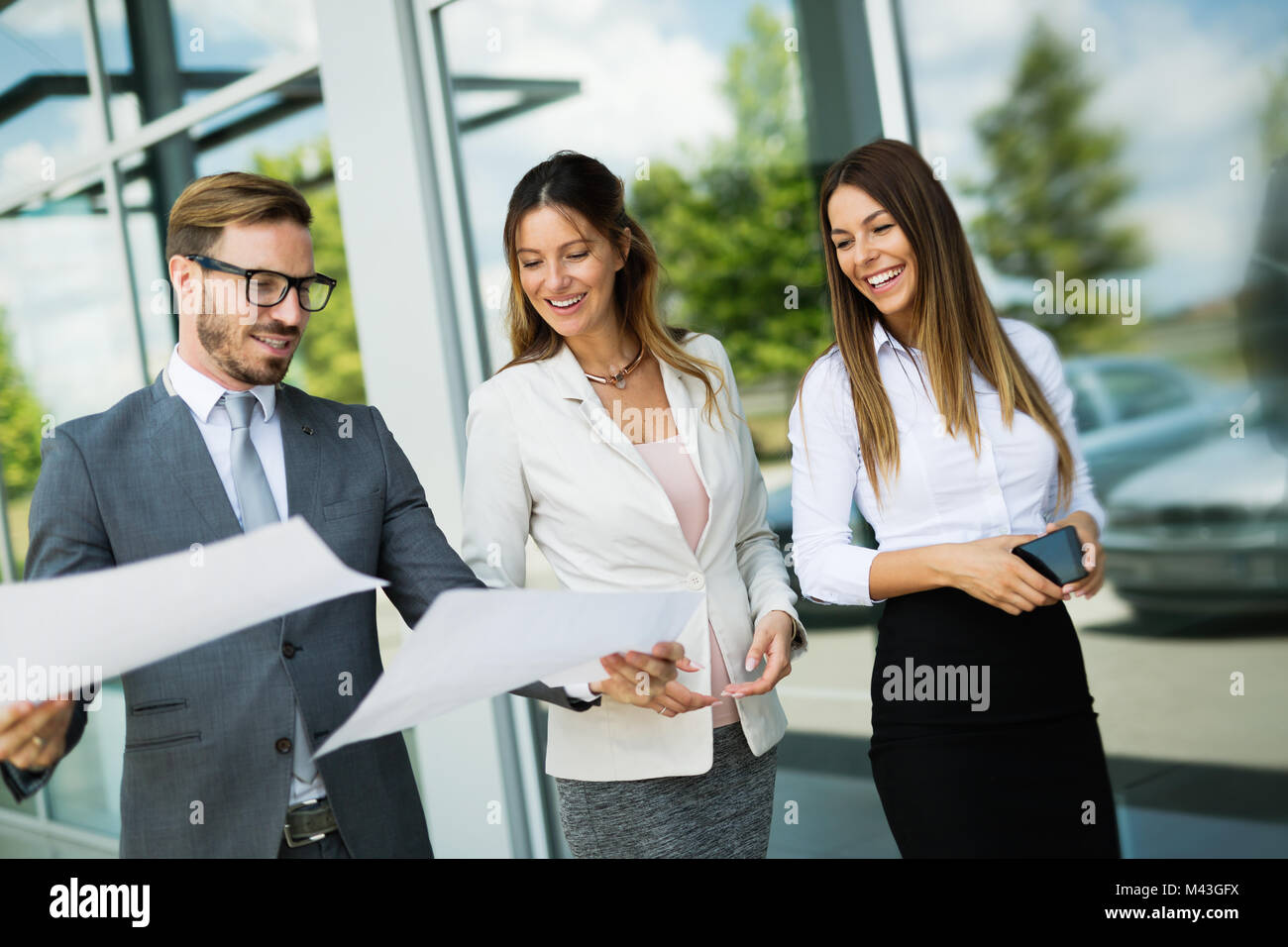 Picture businessman sitting in hi-res stock photography and images - Alamy