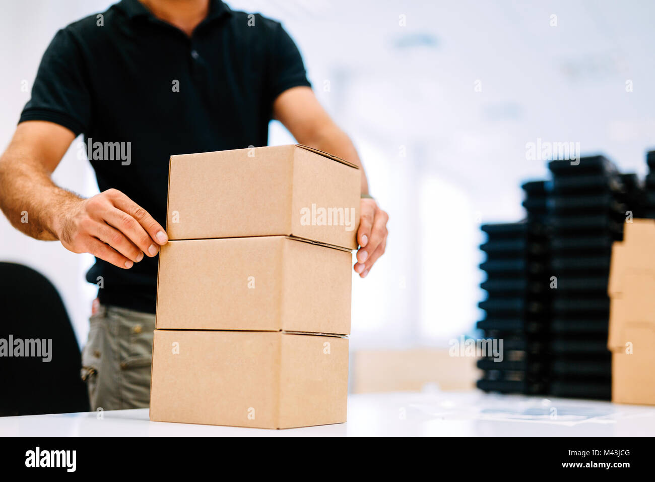 Dispatching work hi-res stock photography and images - Alamy