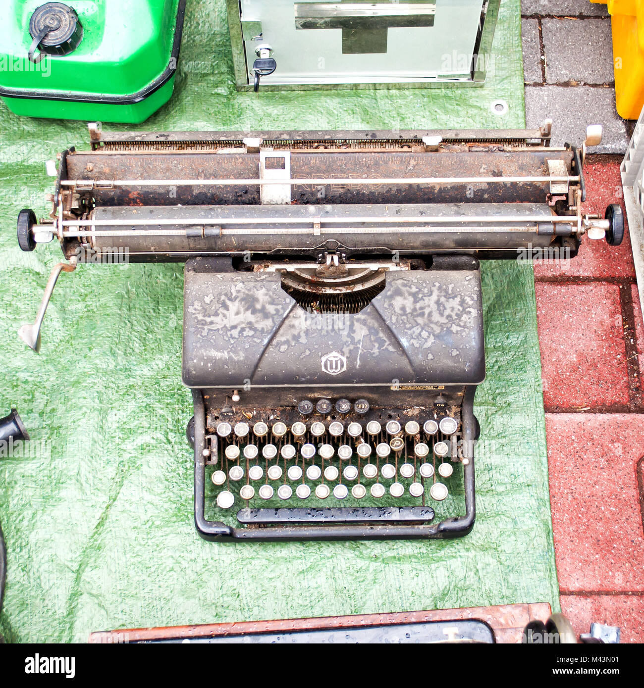 old dusty typewriter at a flea market Stock Photo - Alamy