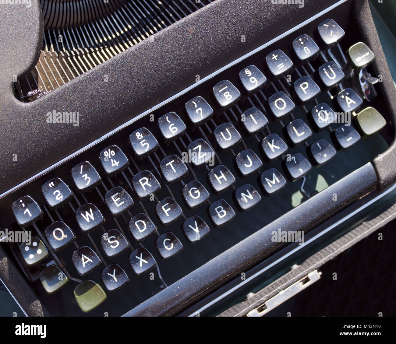 keyboard of an old typwriter Stock Photo - Alamy