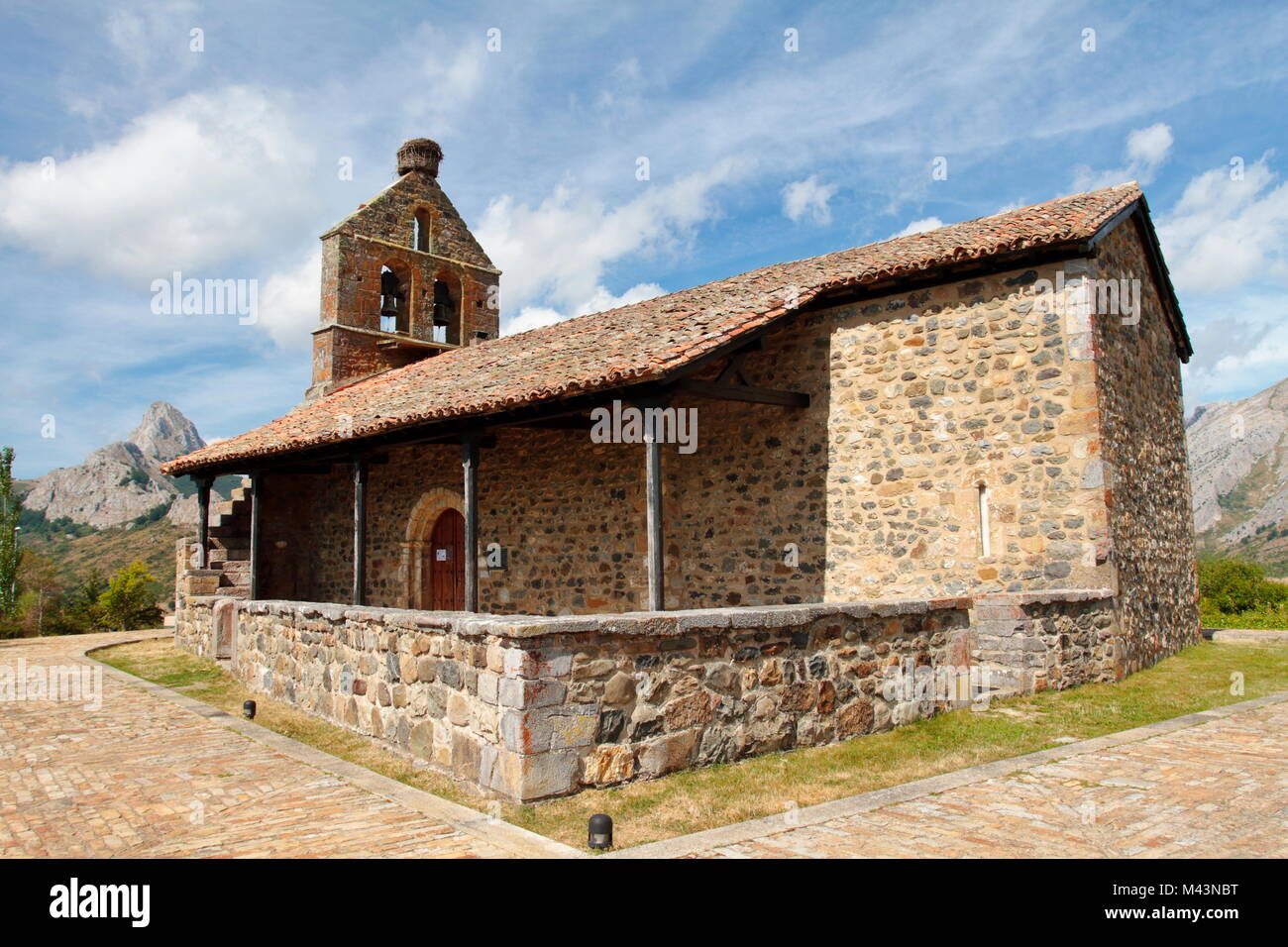 Church in Riaño (Leon Stock Photo - Alamy