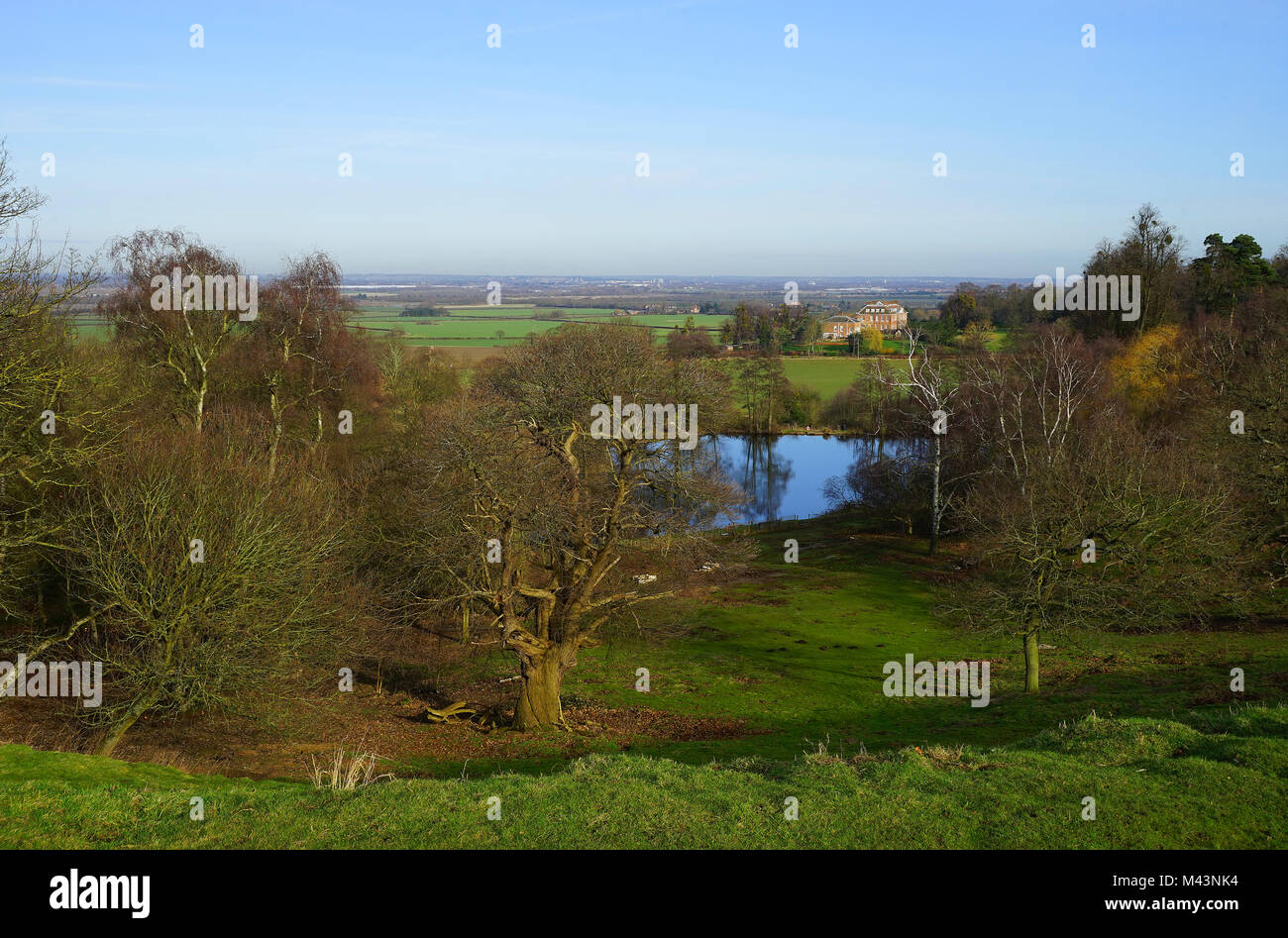 Pond and park house hi-res stock photography and images - Alamy