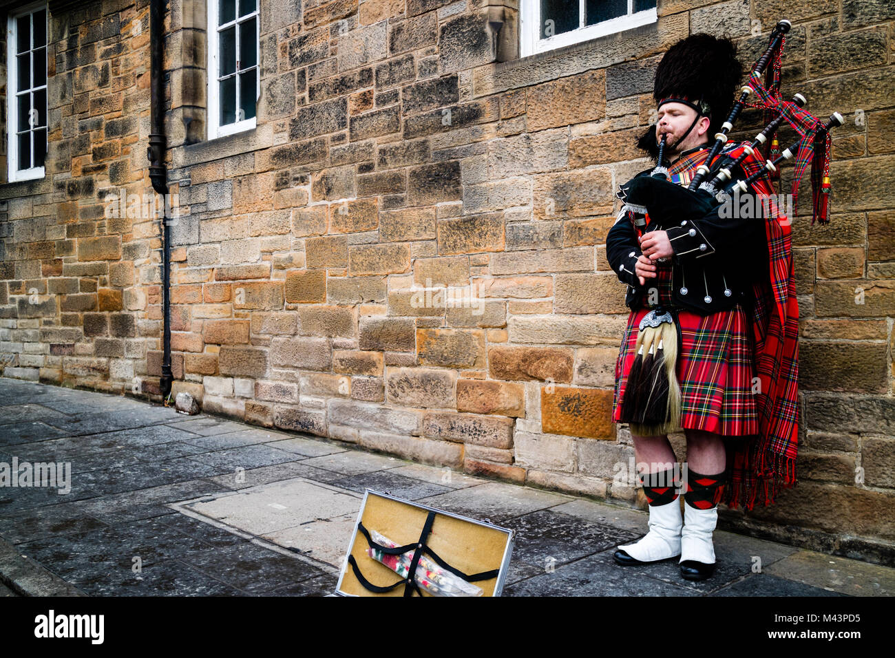 Edinburgh kilt cool hi-res stock photography and images - Alamy