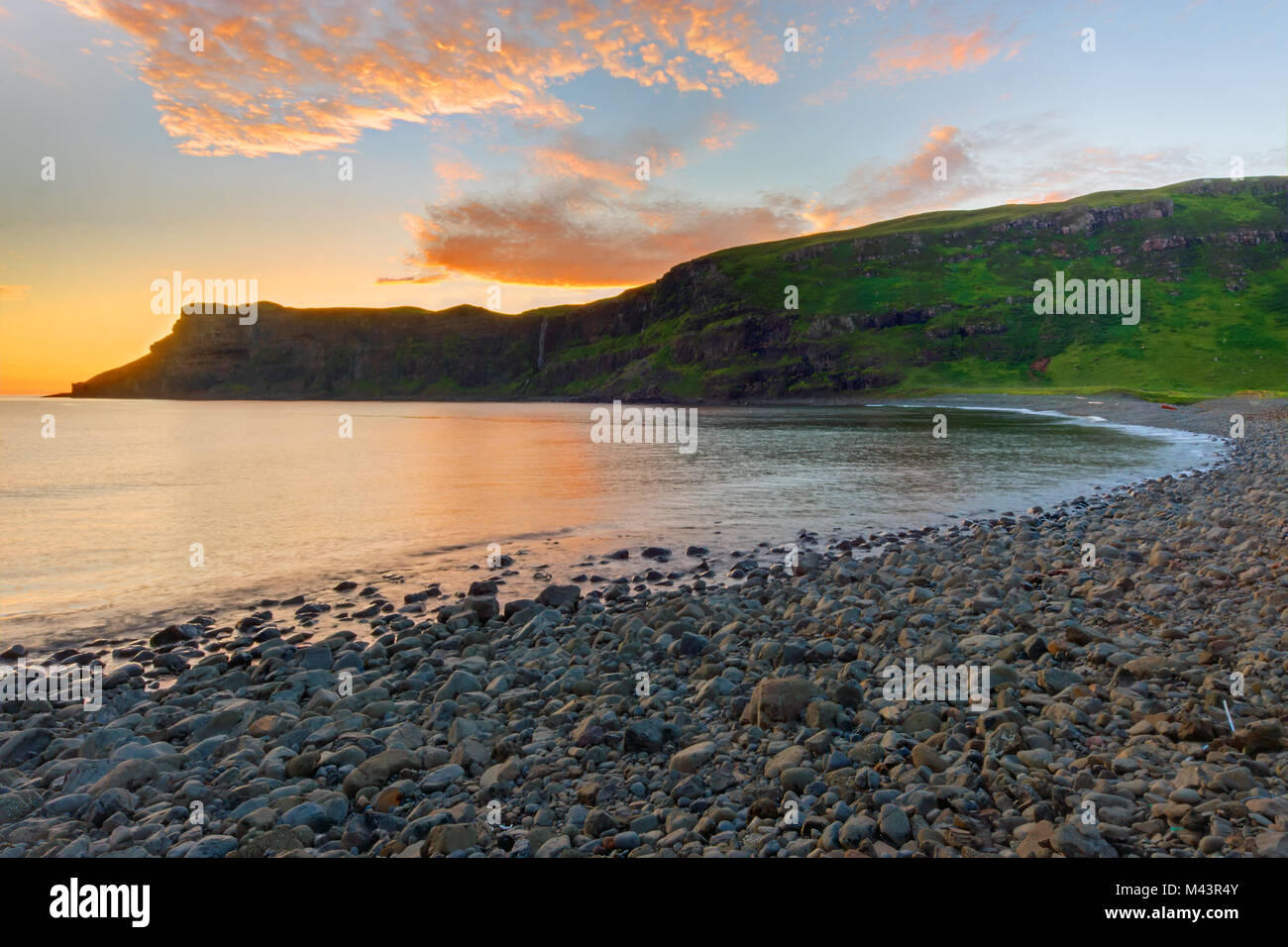 Talisker Bay, Skye High Resolution Stock Photography and Images - Alamy
