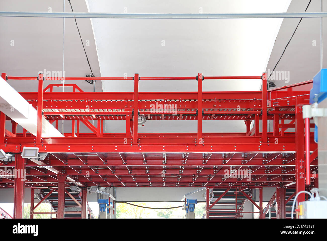 Shipping conveyor hi-res stock photography and images - Alamy