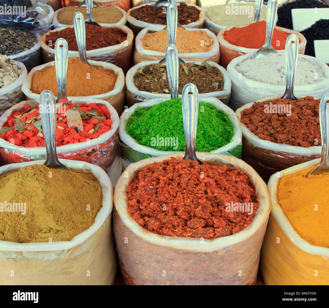 Powder spices hi-res stock photography and images - Alamy