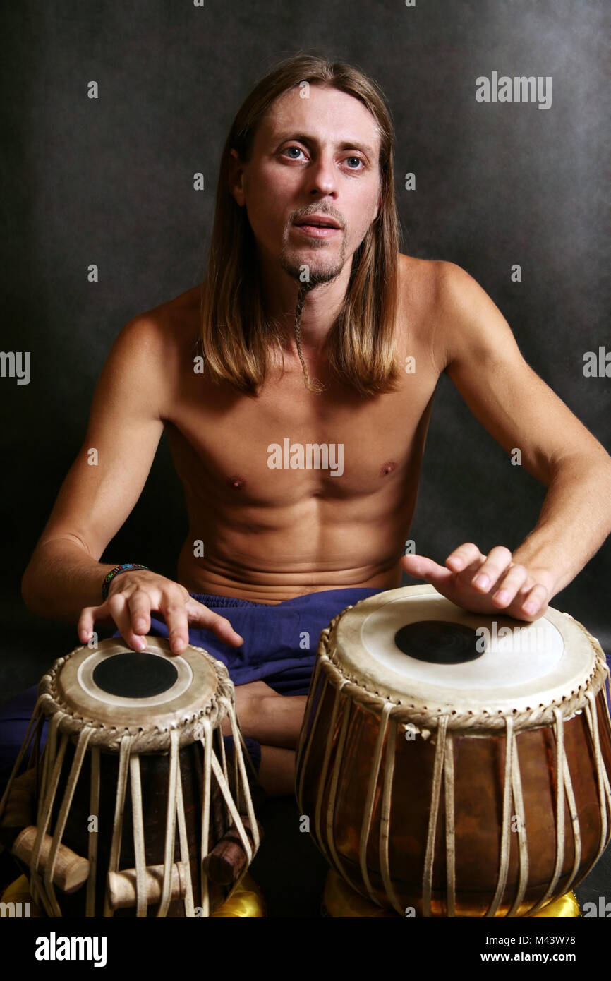 Pop musician drummer hi-res stock photography and images - Alamy