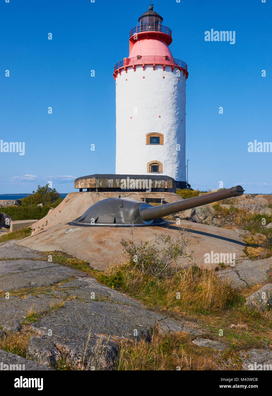 Lighthouse, Oja (Landsort), WW2 and cold war bunker and cannon, Sweden ...