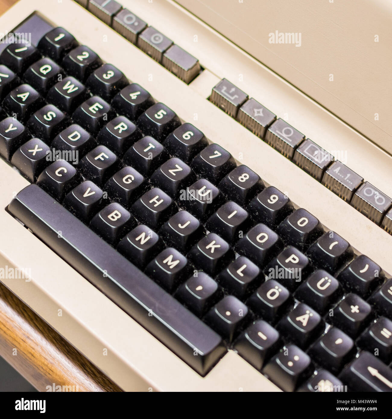 old dusty typewriter Stock Photo - Alamy