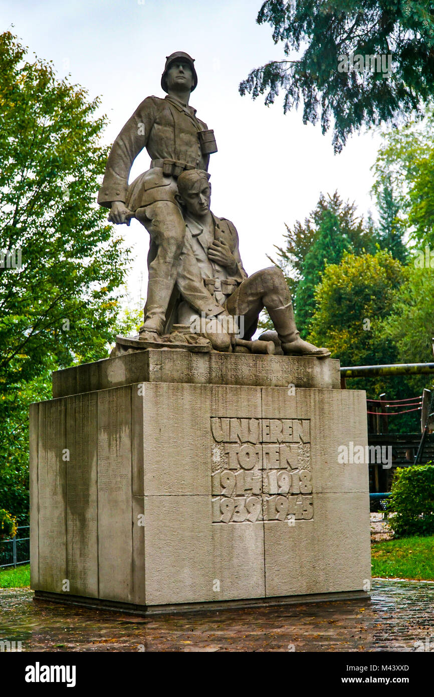 War memorial in honor of the fallen soldiers of the first and second ...