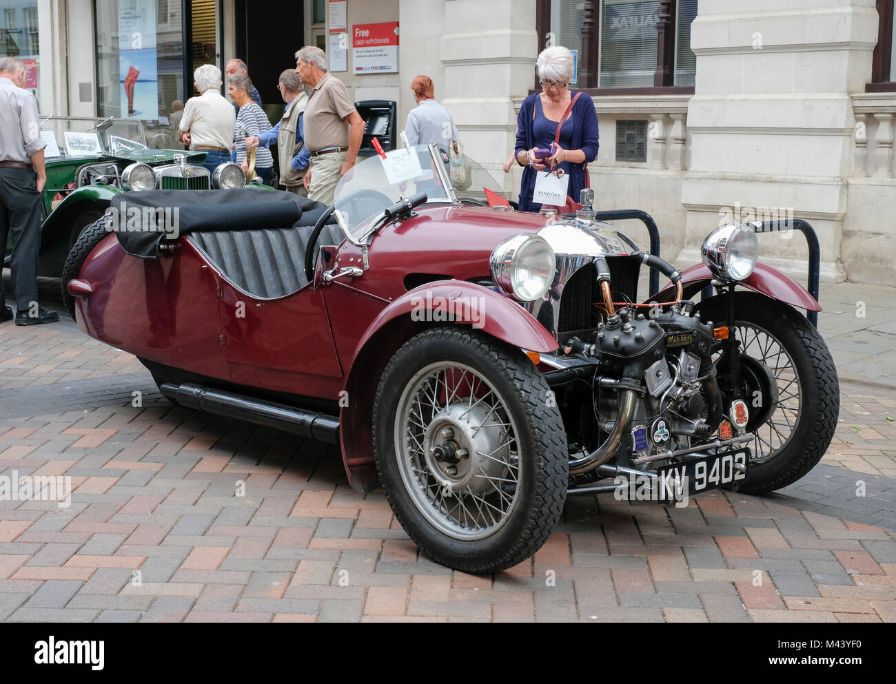 Retro Day in the streets of Gloucester. Classic motor vehicles and ...