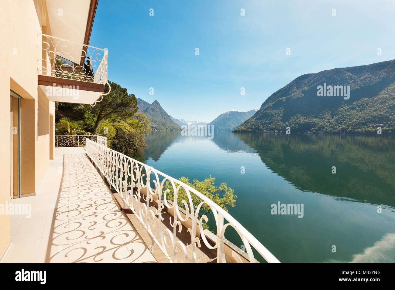 Landscape lake view hi-res stock photography and images - Alamy