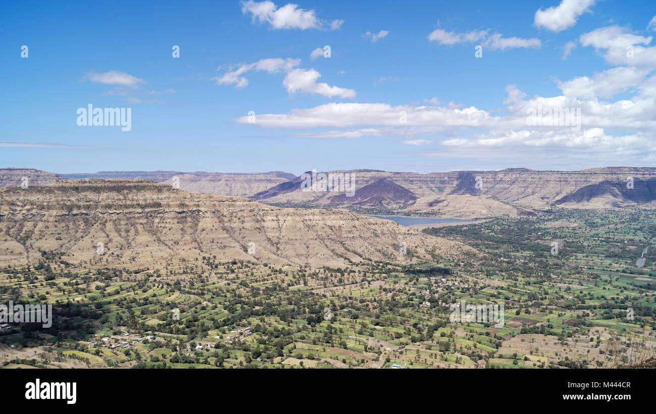 Blue mountain ranges hi-res stock photography and images - Alamy