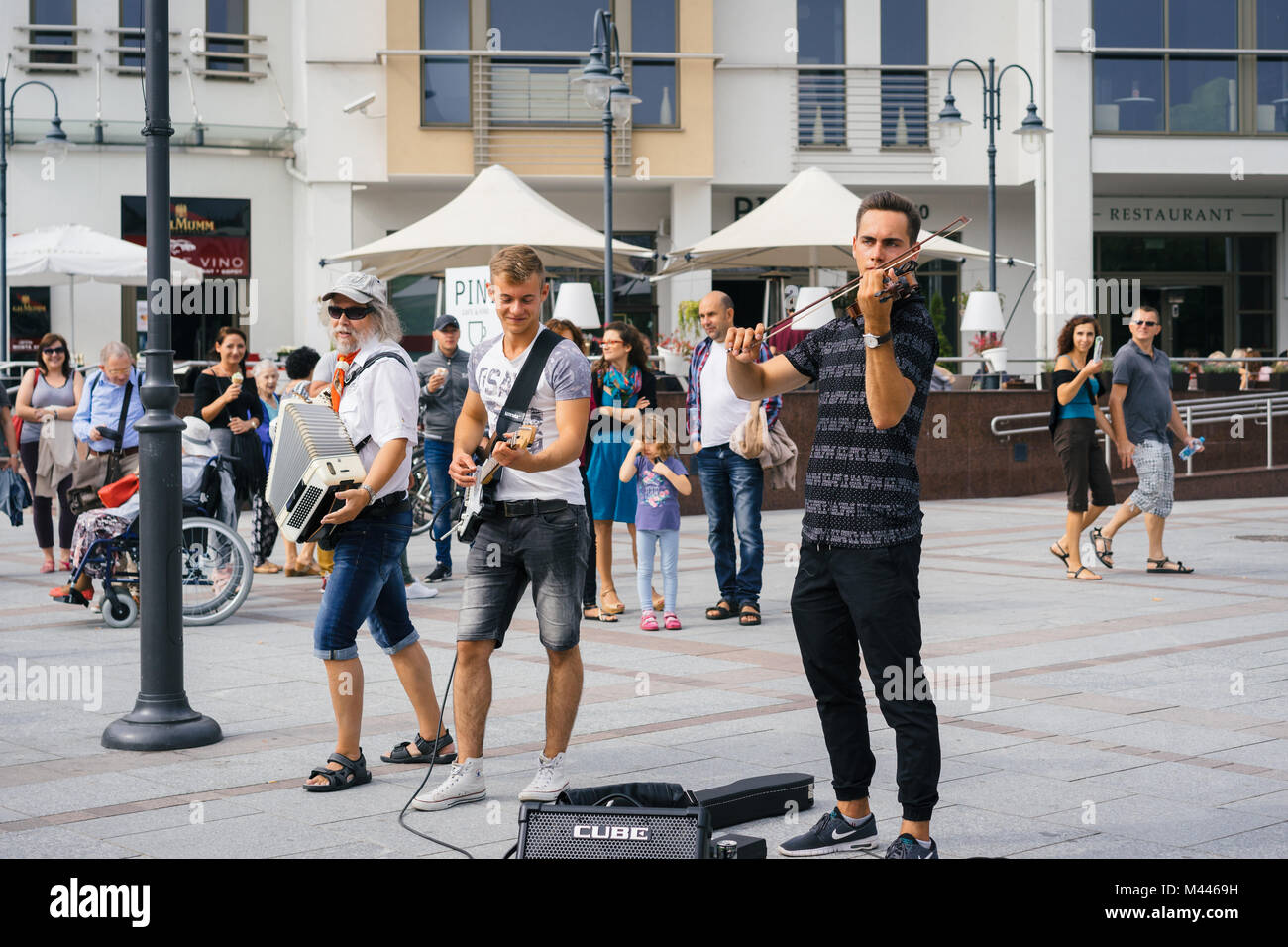 Music performance street instruments hi-res stock photography and ...
