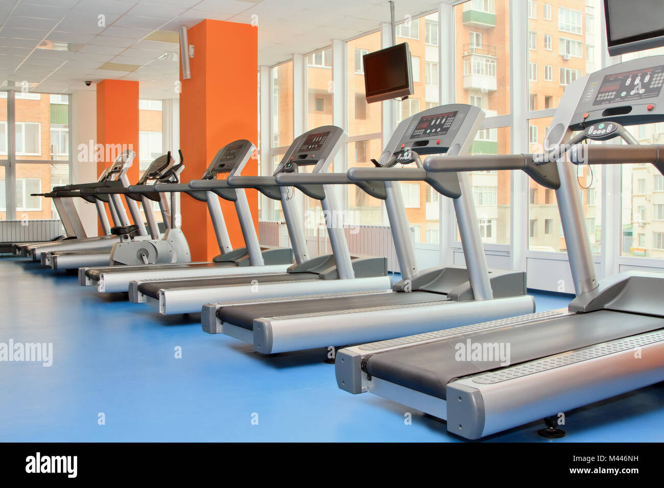 Gym machines hi-res stock photography and images - Alamy