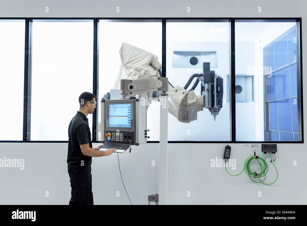 Mechanical cutting hi-res stock photography and images - Alamy
