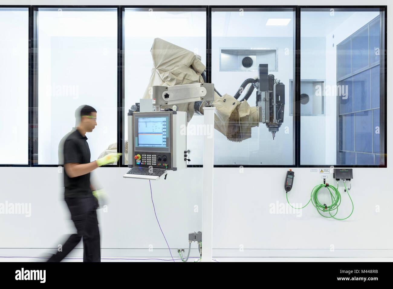 Mechanical cutting hi-res stock photography and images - Alamy