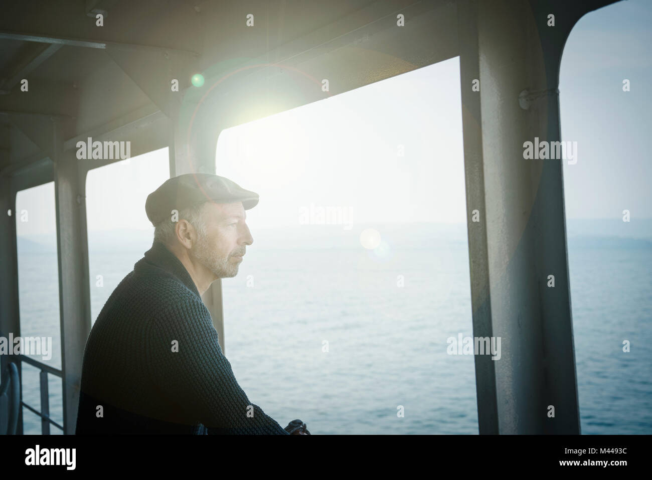 People getting on ferry boat hi-res stock photography and images - Alamy