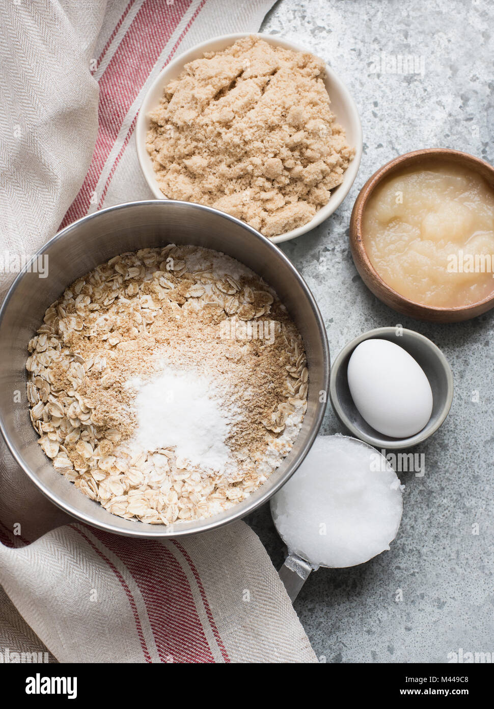 Baking organization hi-res stock photography and images - Alamy