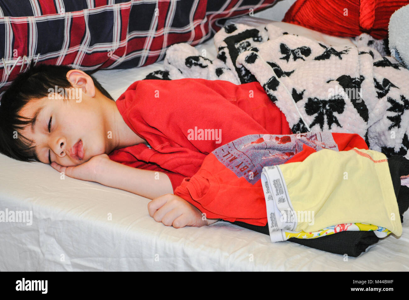 Filipino Kid Sleeping High Resolution Stock Photography and Images - Alamy