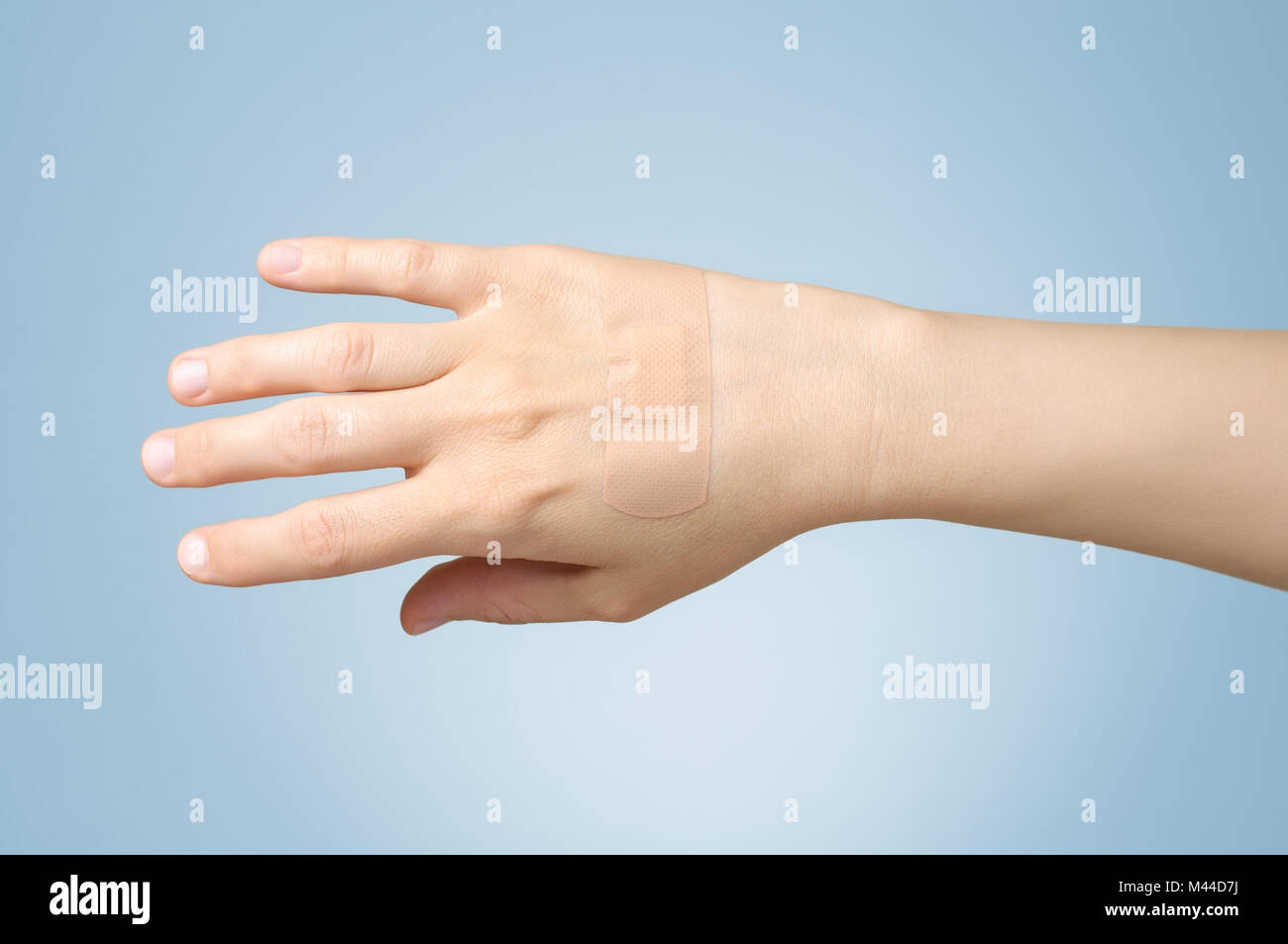 Hand laceration hi-res stock photography and images - Alamy