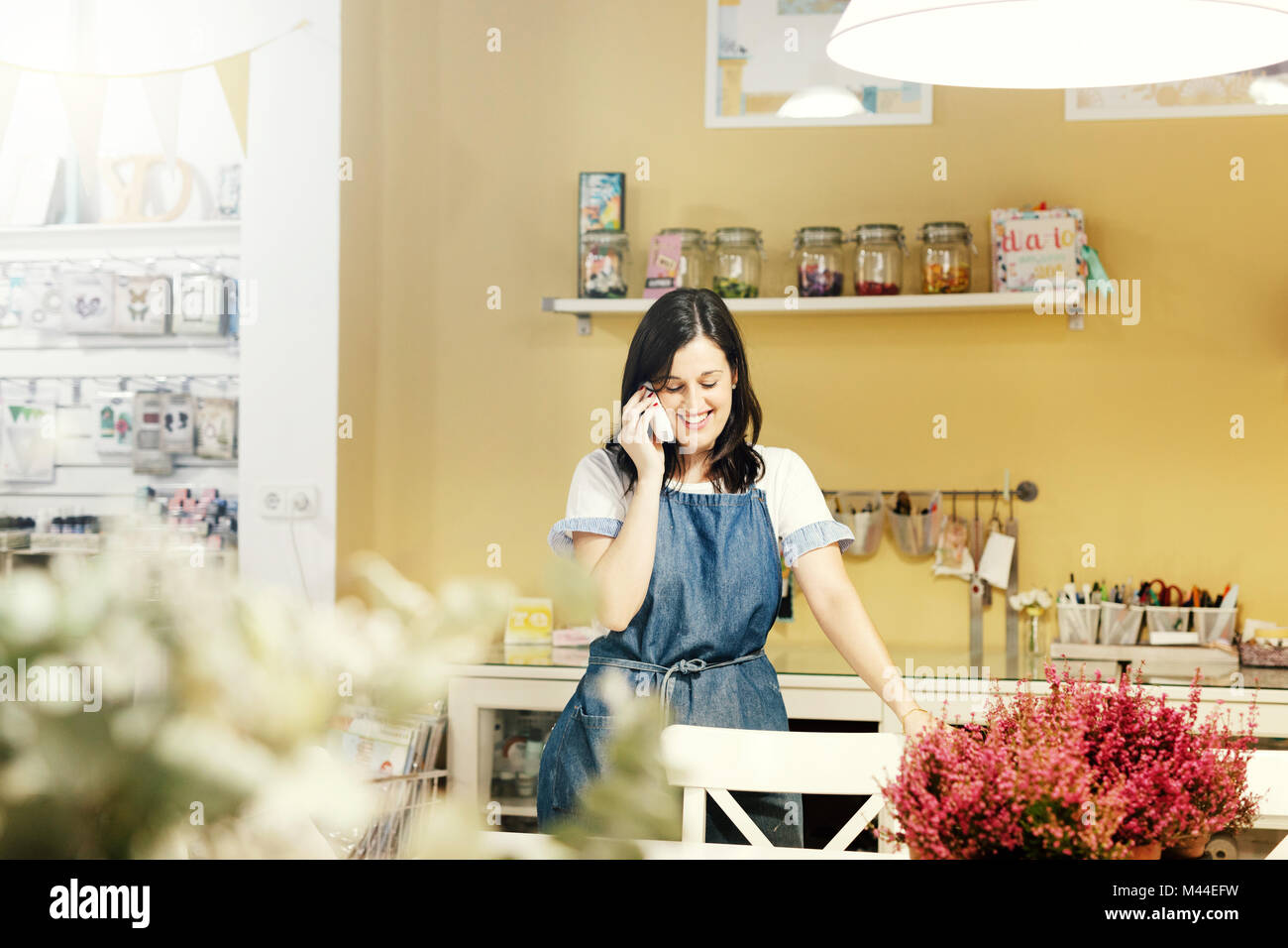 Employee talking hi-res stock photography and images - Alamy