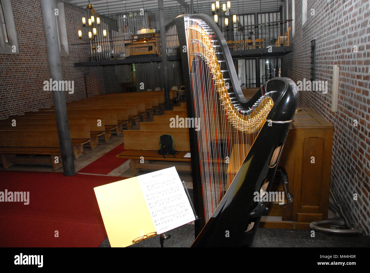 Harp church hi-res stock photography and images - Alamy