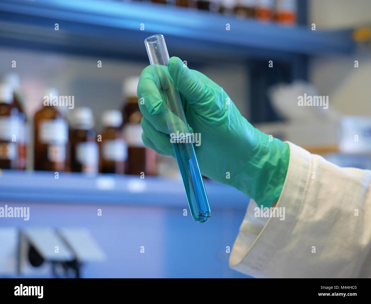 Laboratory scene hi-res stock photography and images - Alamy