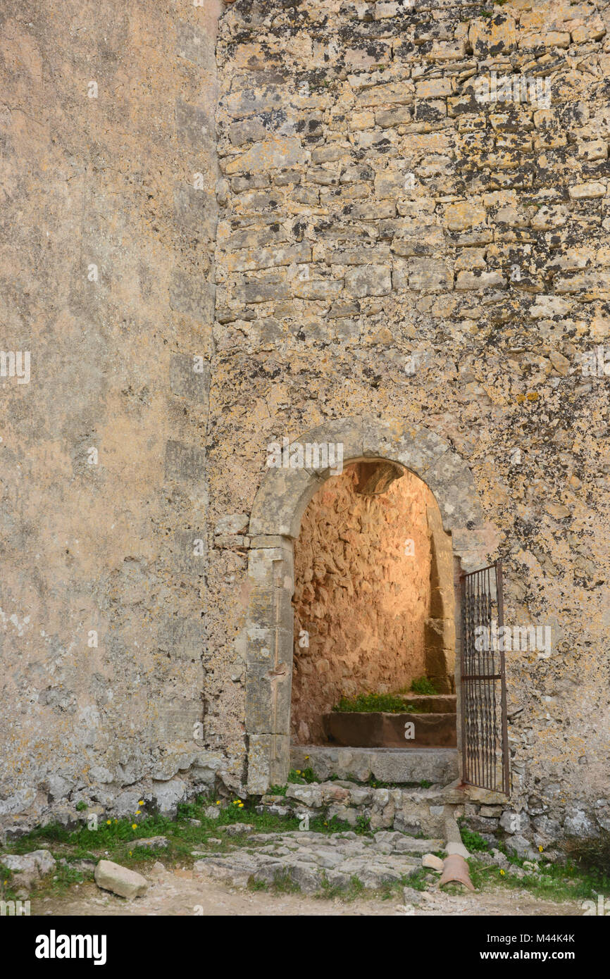 old castle gate Stock Photo - Alamy