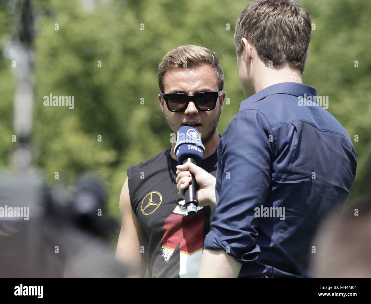 Football reception hi-res stock photography and images - Alamy