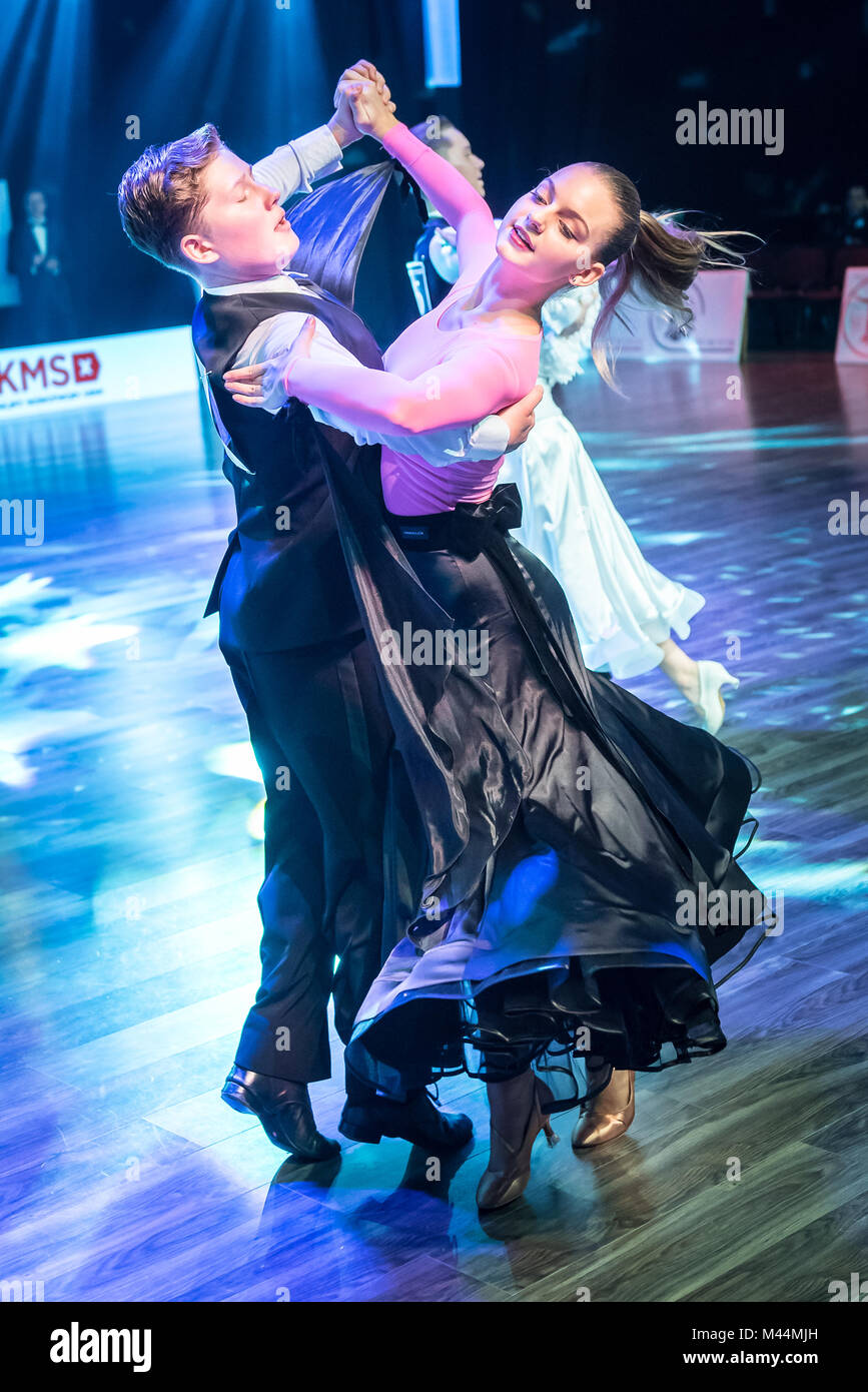 dancers dancing standard dance Stock Photo - Alamy