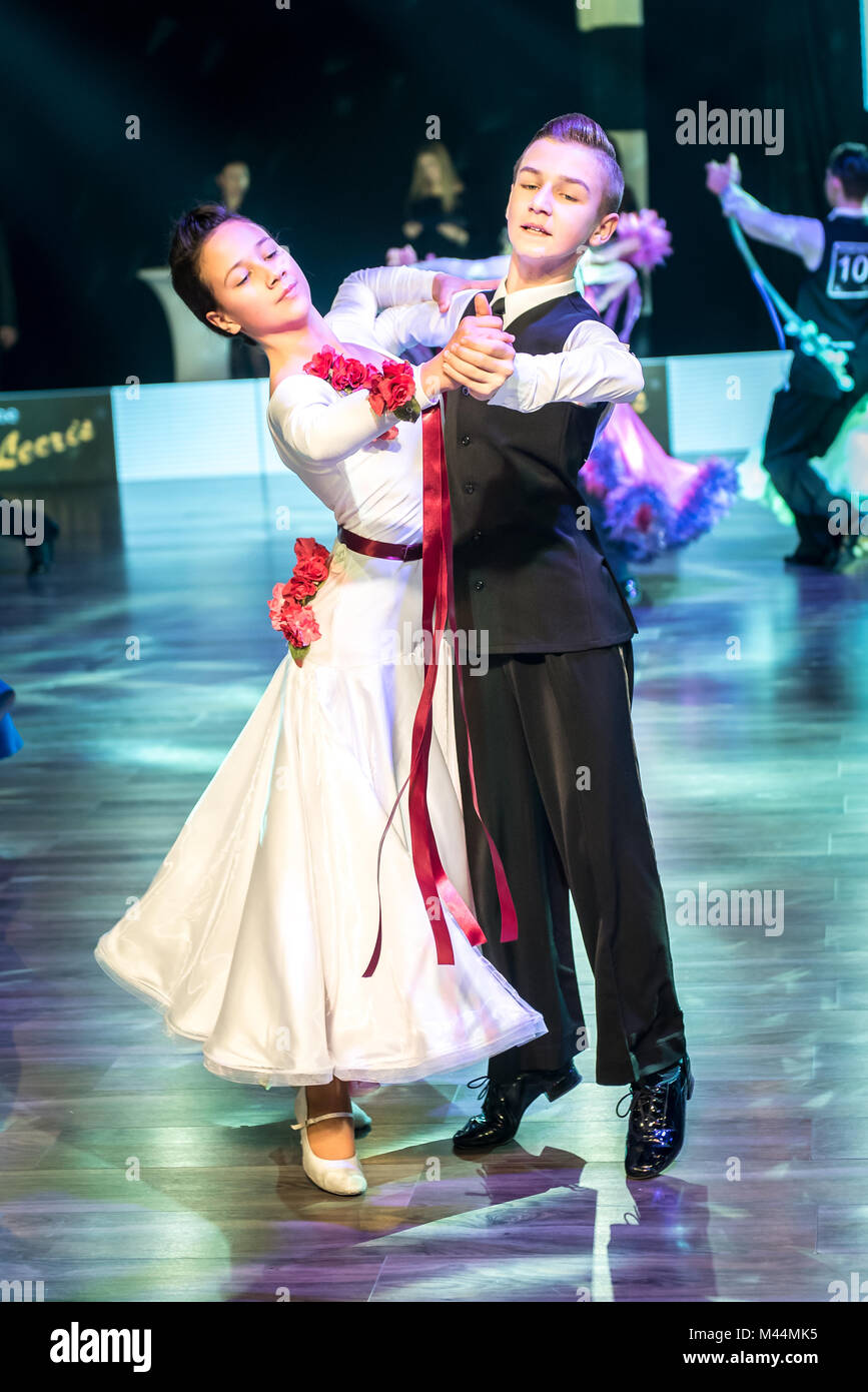 dancers dancing standard dance Stock Photo - Alamy