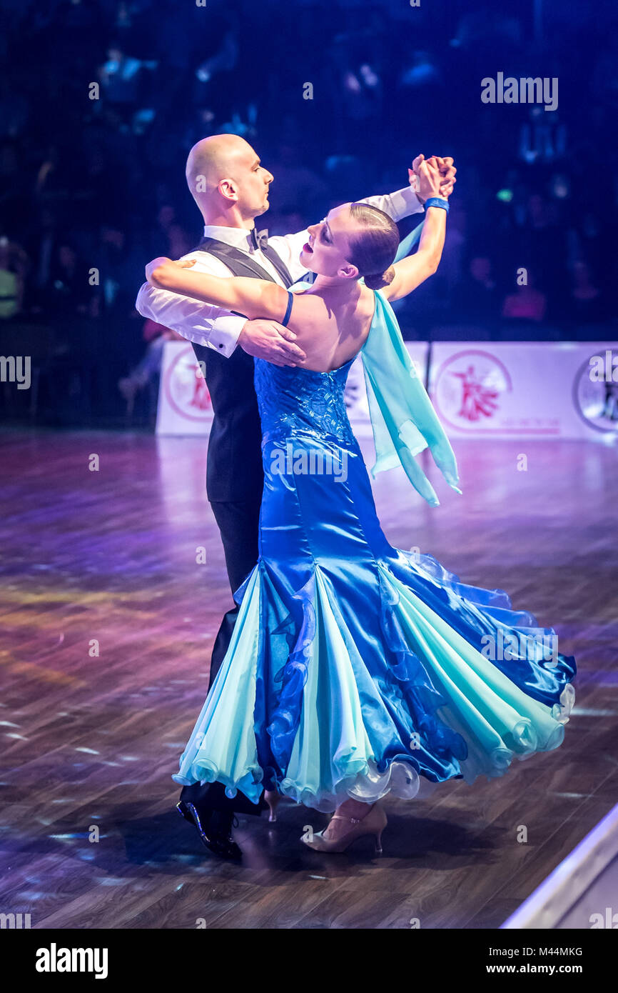 dancers dancing standard dance Stock Photo - Alamy