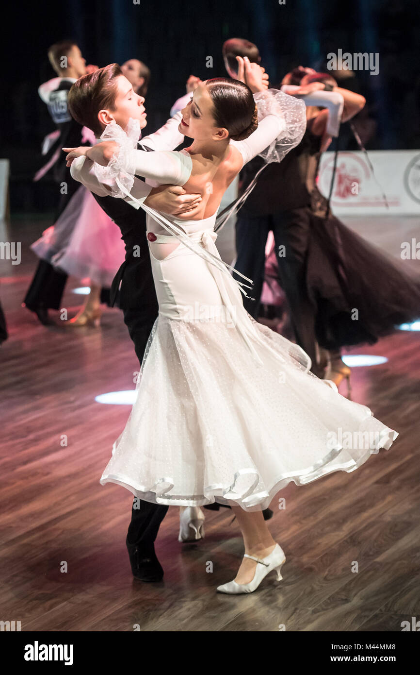 dancers dancing standard dance Stock Photo - Alamy