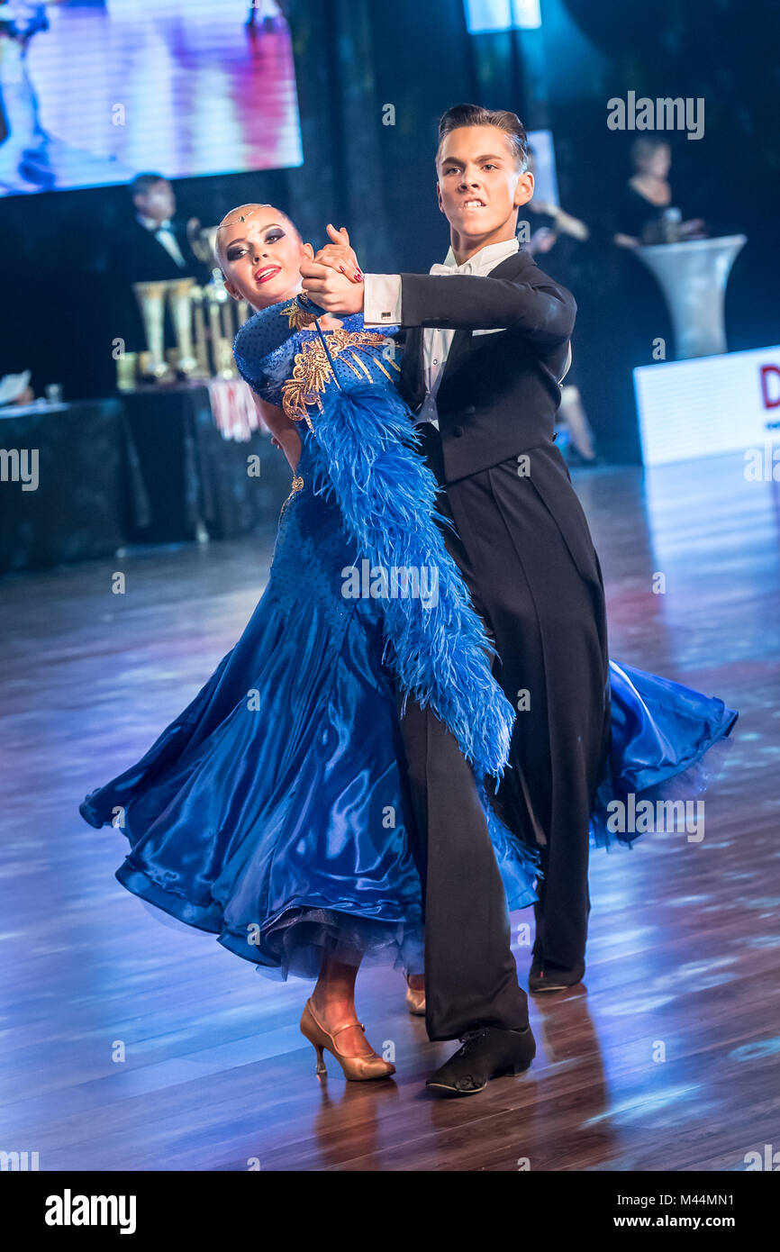 dancers dancing standard dance Stock Photo - Alamy
