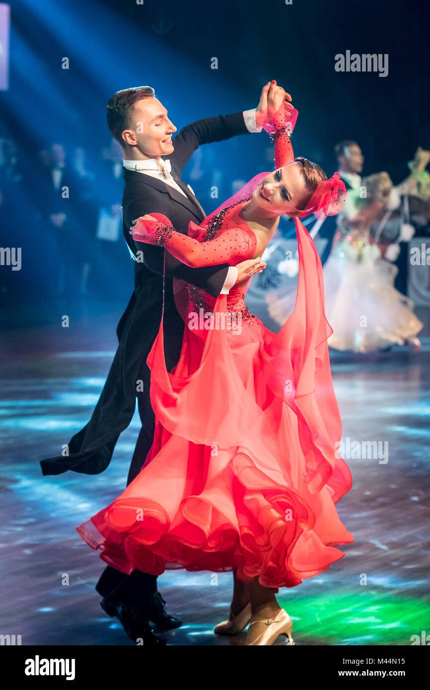 dancers dancing standard dance Stock Photo - Alamy