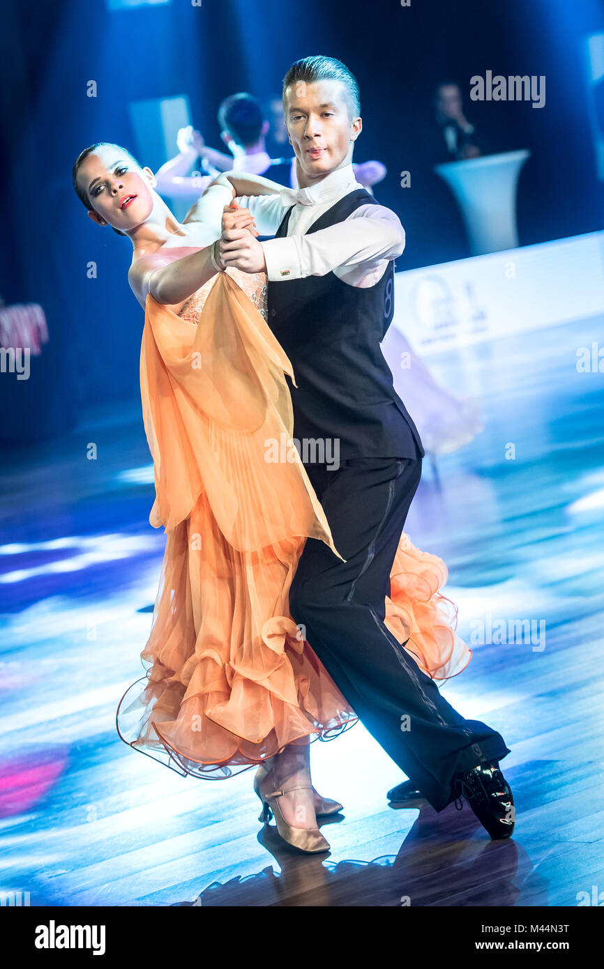 dancers dancing standard dance Stock Photo - Alamy
