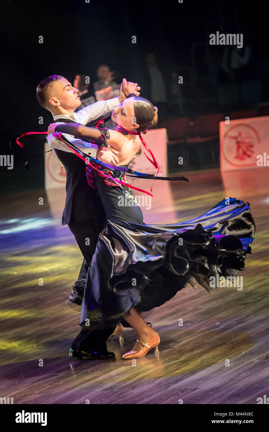 dancers dancing standard dance Stock Photo - Alamy