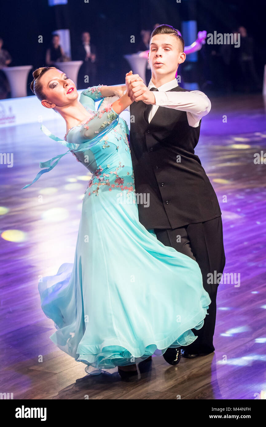 dancers dancing standard dance Stock Photo - Alamy