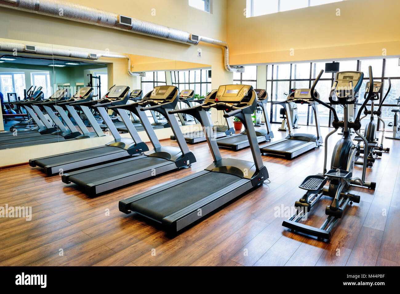 Treadmills hi-res stock photography and images - Alamy