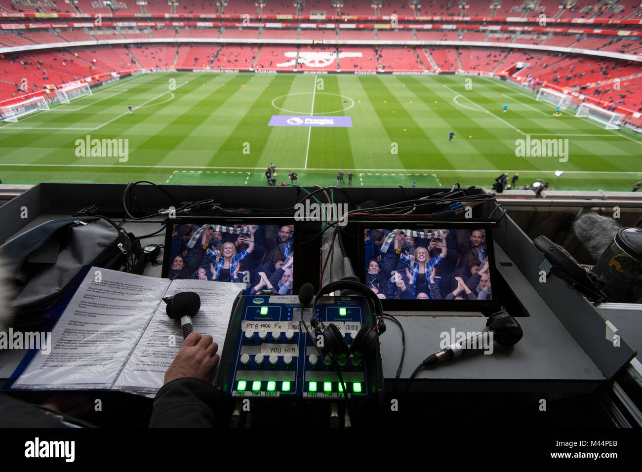 Television camera football coverage hi-res stock photography and images ...