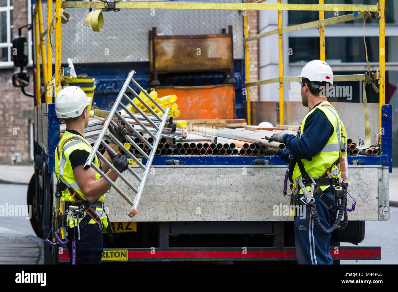Scaffolder truck hi-res stock photography and images - Alamy