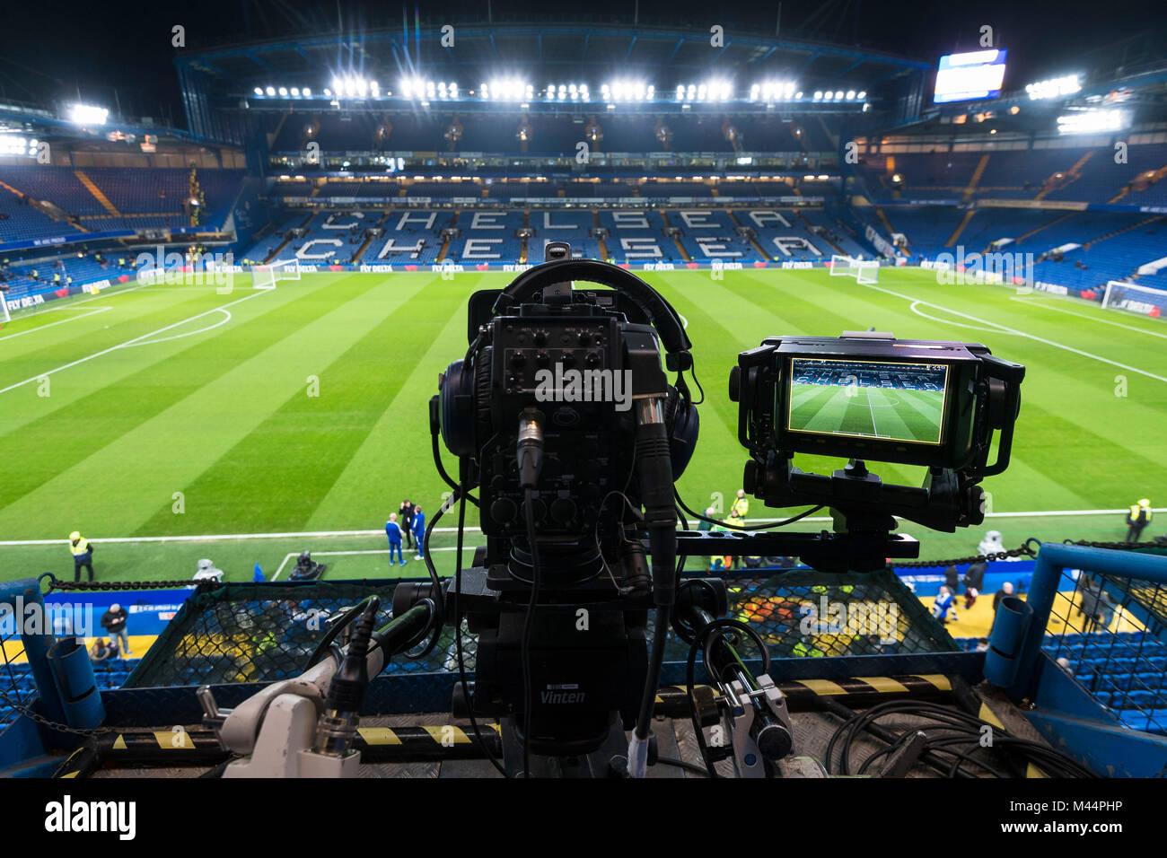 Television camera football coverage hi-res stock photography and images ...