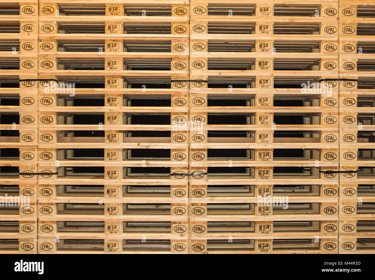 Euro Pallets High Resolution Stock Photography and Images - Alamy