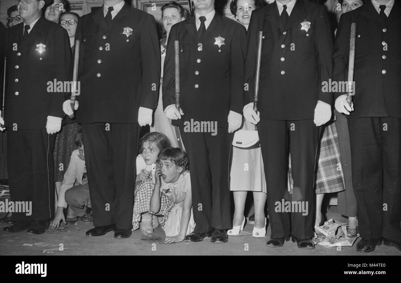 1940s police uniform hi-res stock photography and images - Alamy